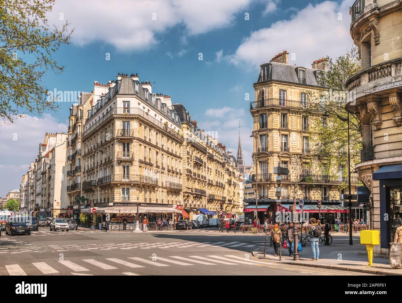 Parisian buildings color hi-res stock photography and images - Alamy