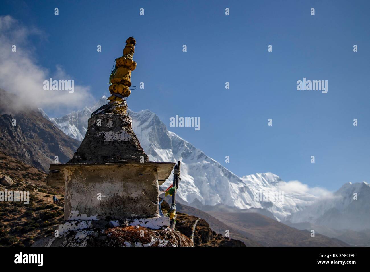 Stupa, valley and mountains in the Himalayan area in Nepal Stock Photo ...