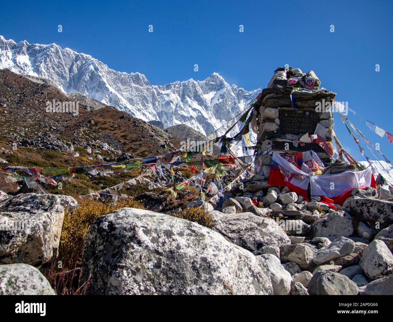 Everest memorial hi-res stock photography and images - Alamy