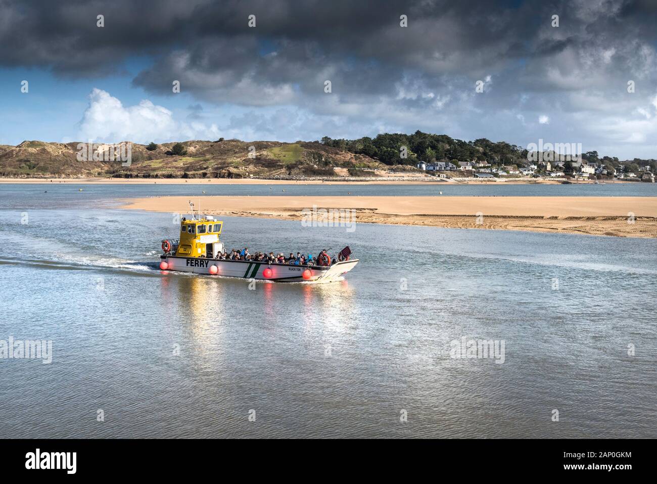 Holiday in cornwall camel estuary hi-res stock photography and images ...