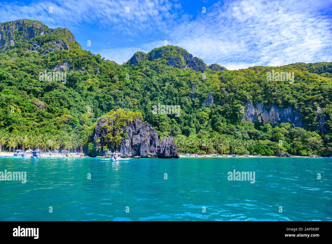 Tropical Papaya beach at paradise coast, El Nido, Palawan, Philippines ...