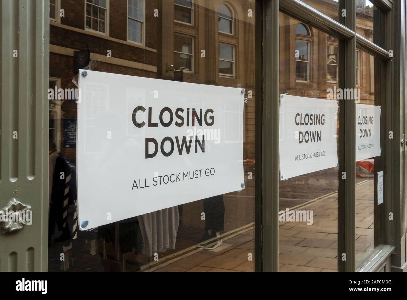 Closing city centre shop hi-res stock photography and images - Alamy