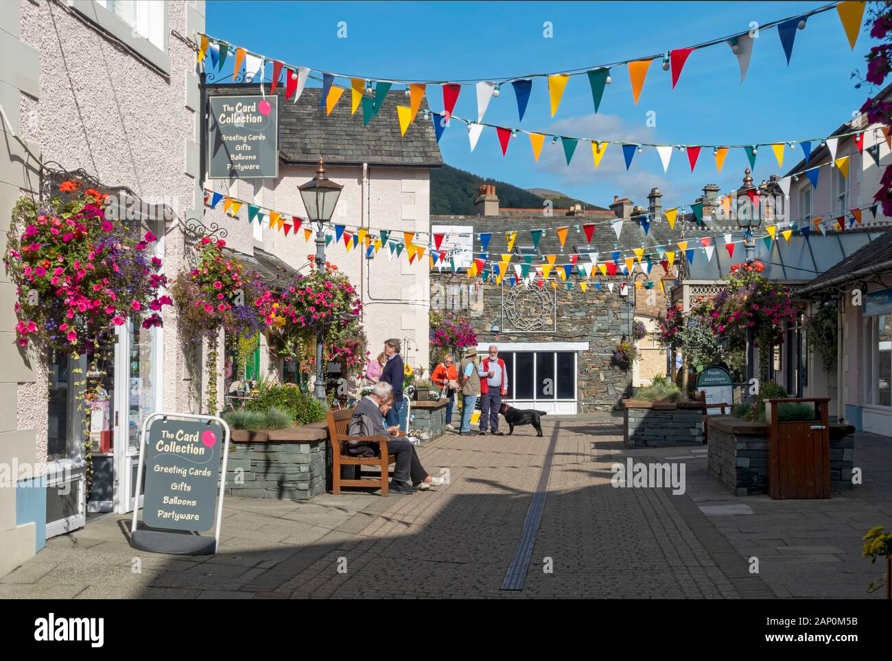 Keswick town centre shops cumbria hi-res stock photography and images ...