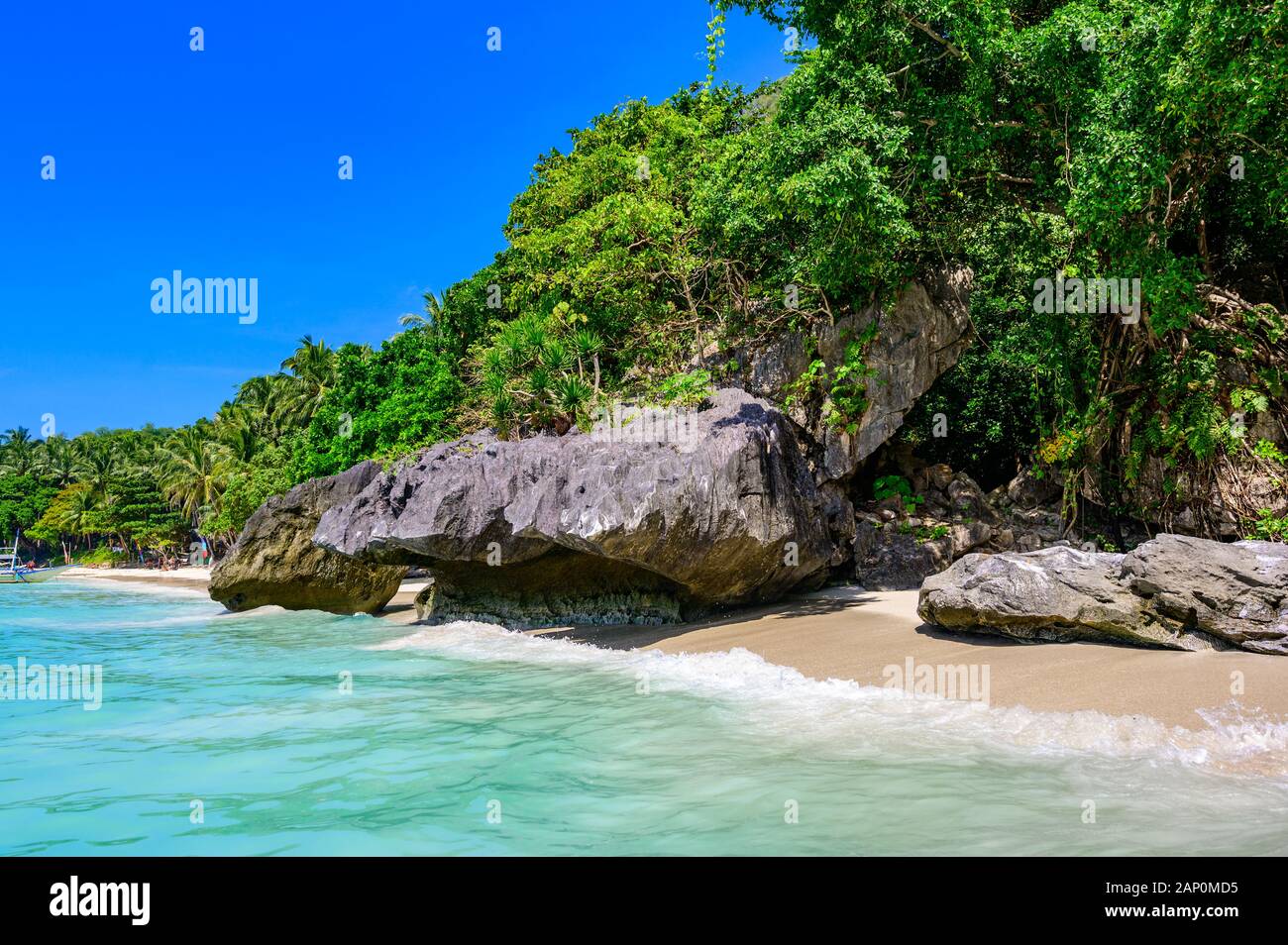 Tropical Papaya beach at paradise coast, El Nido, Palawan, Philippines ...