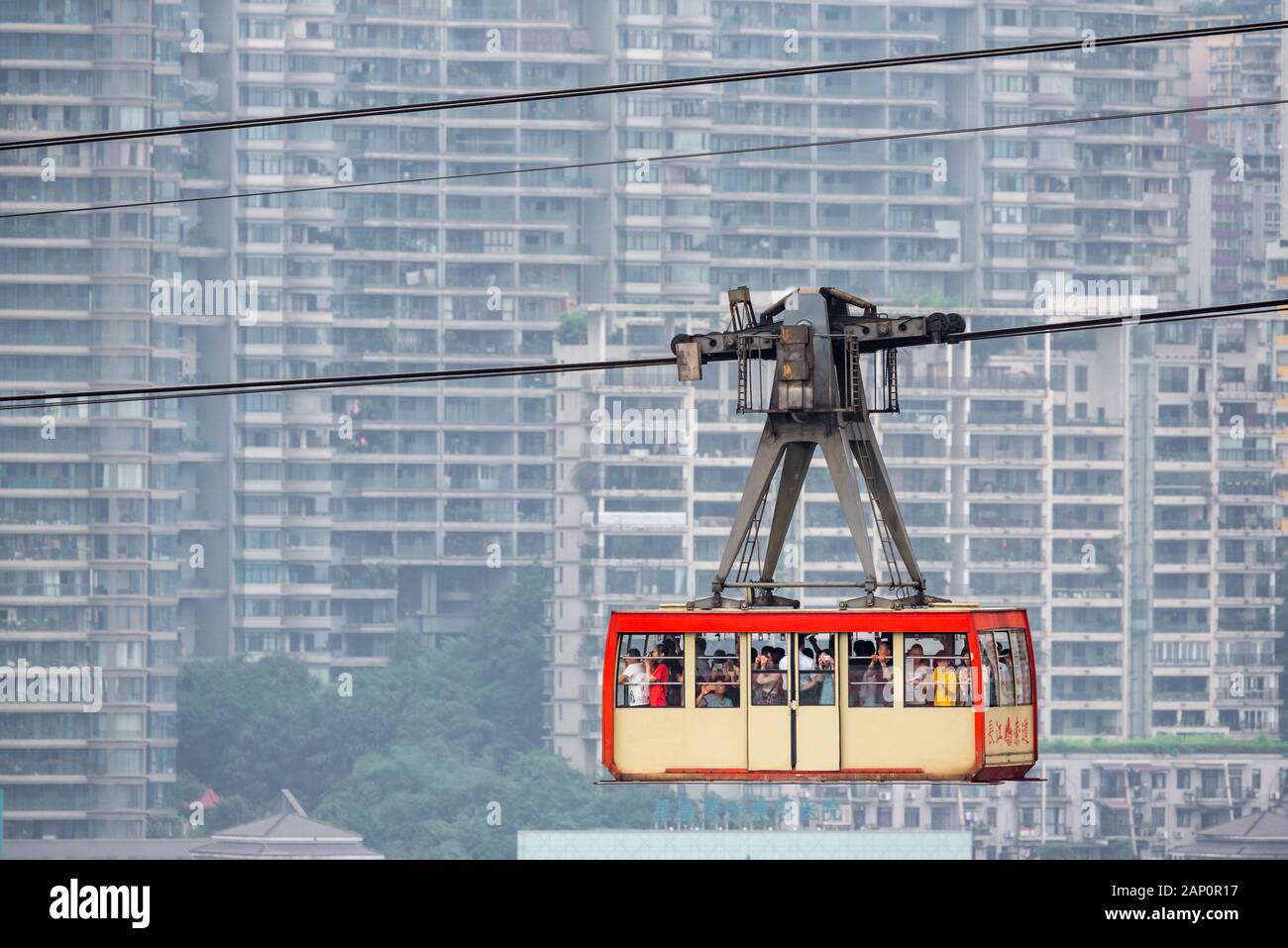 Yangtze river cableway and cableway hi-res stock photography and images ...