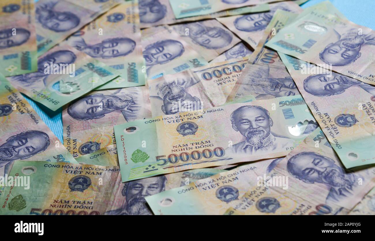 Vietnamese dong currency note sign hi-res stock photography and images ...