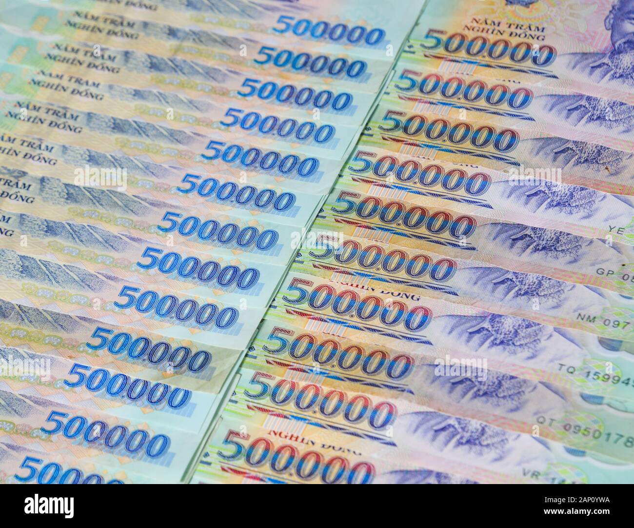 Vietnamese dong currency note sign hi-res stock photography and images ...