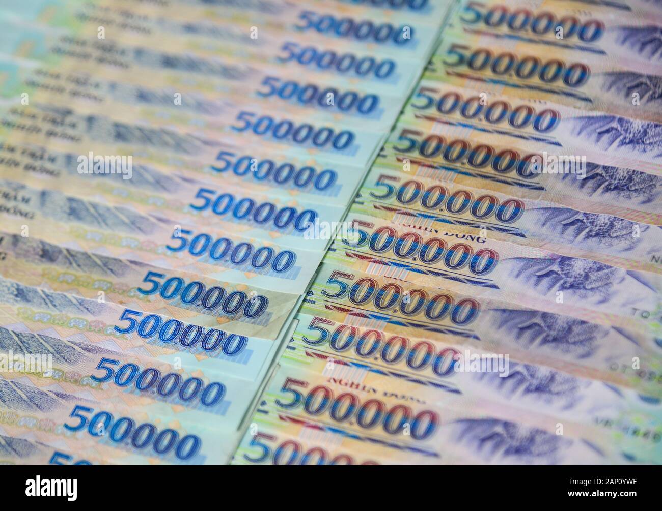 Vietnamese dong currency note sign hi-res stock photography and images ...