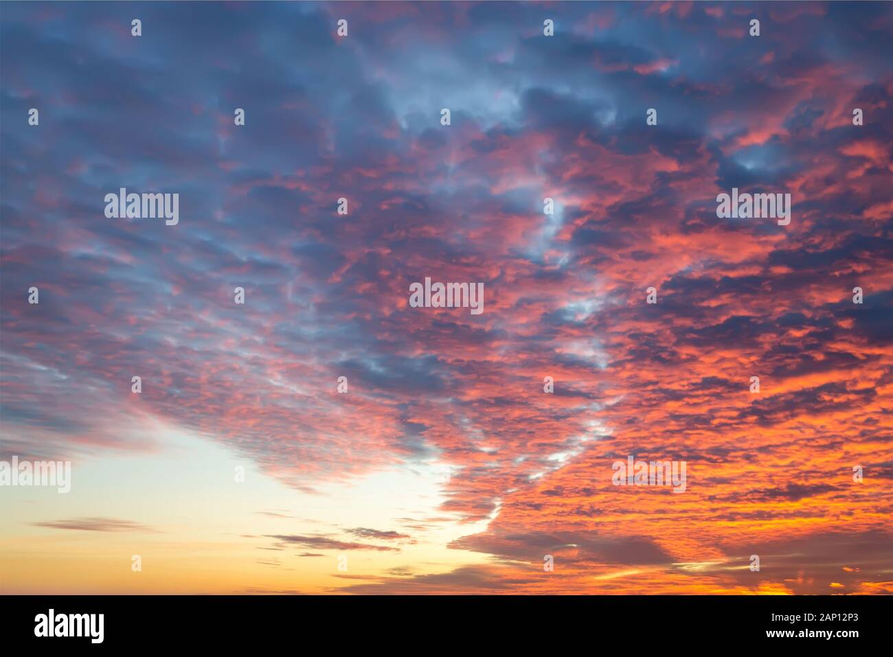 Spectacular natural beauty sun setting hi-res stock photography and ...