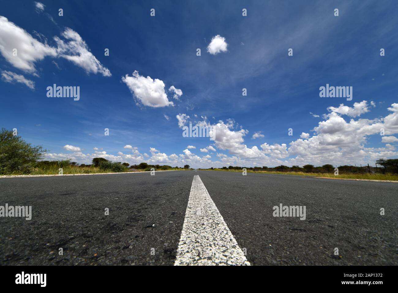 Tarred roads hi-res stock photography and images - Alamy