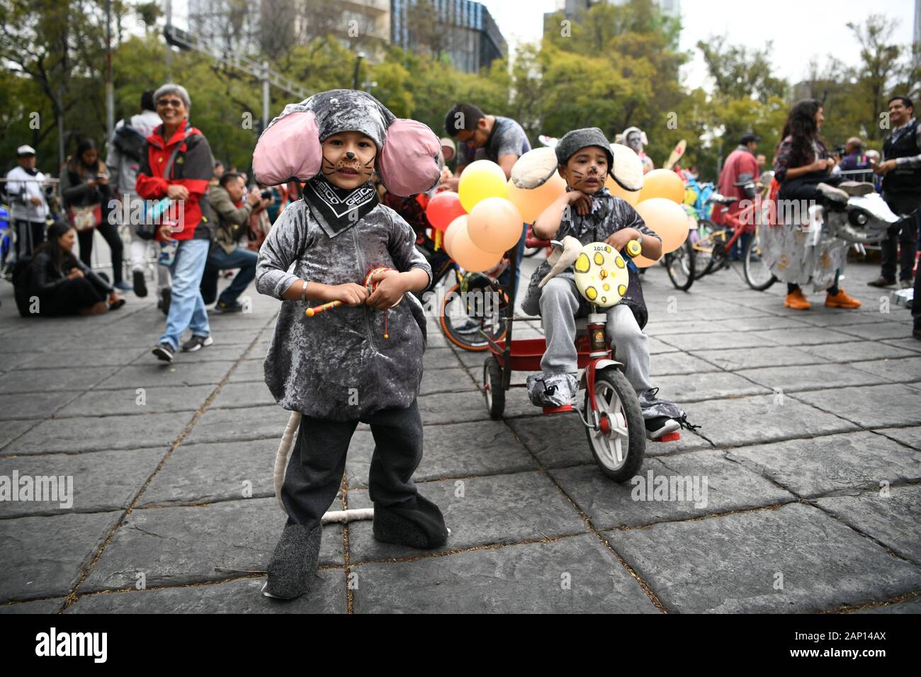 Mexican zodiac hi-res stock photography and images - Alamy
