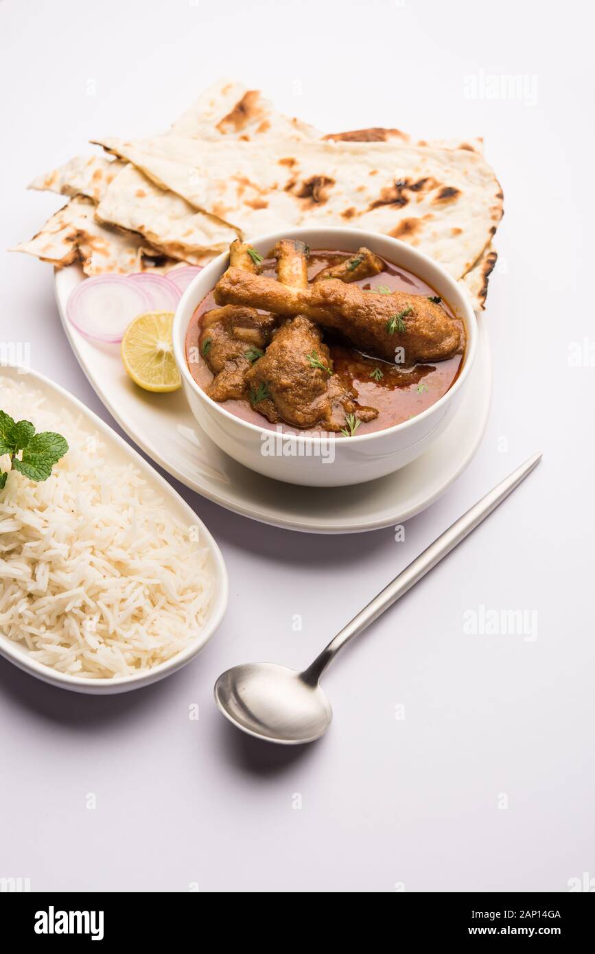 Hyderabadi Mutton Paya, Nehari, nazari or Nihari Masala. served with ...