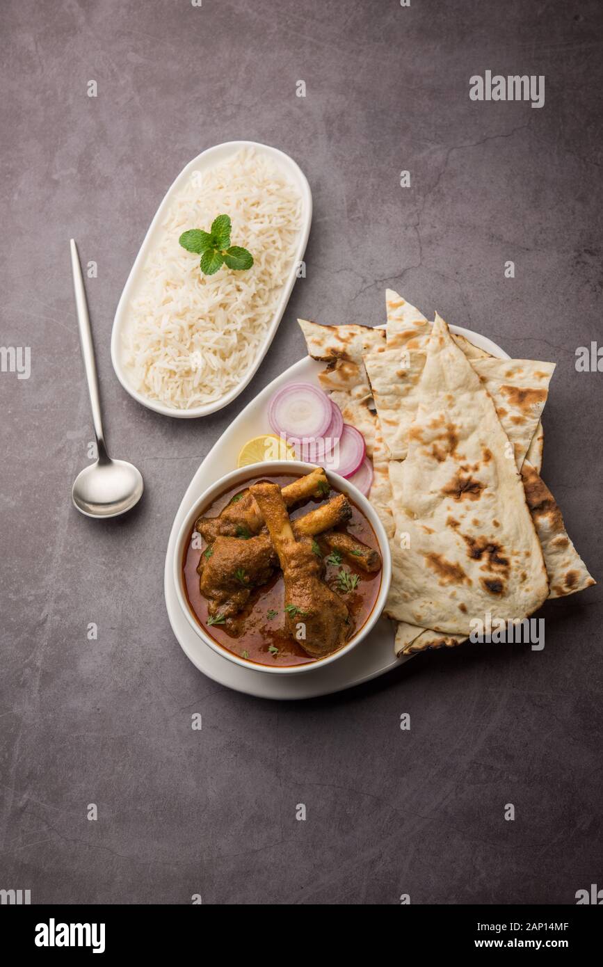 Hyderabadi Mutton Paya, Nehari, nazari or Nihari Masala. served with ...