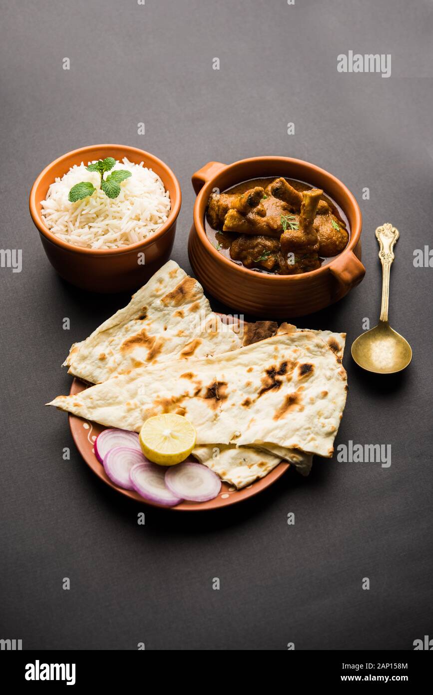 Hyderabadi Mutton Paya, Nehari, nazari or Nihari Masala. served with ...