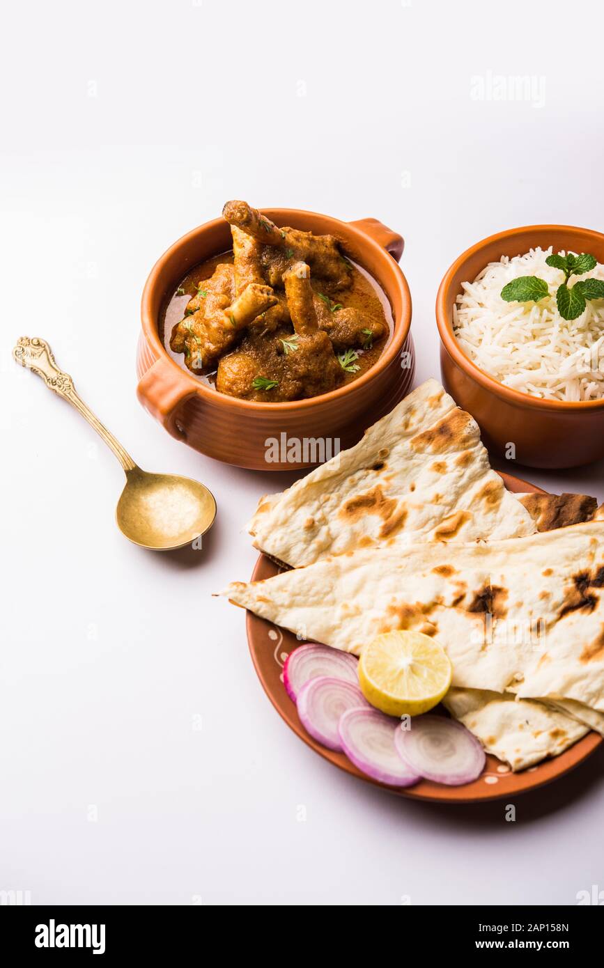 Hyderabadi Mutton Paya, Nehari, nazari or Nihari Masala. served with ...