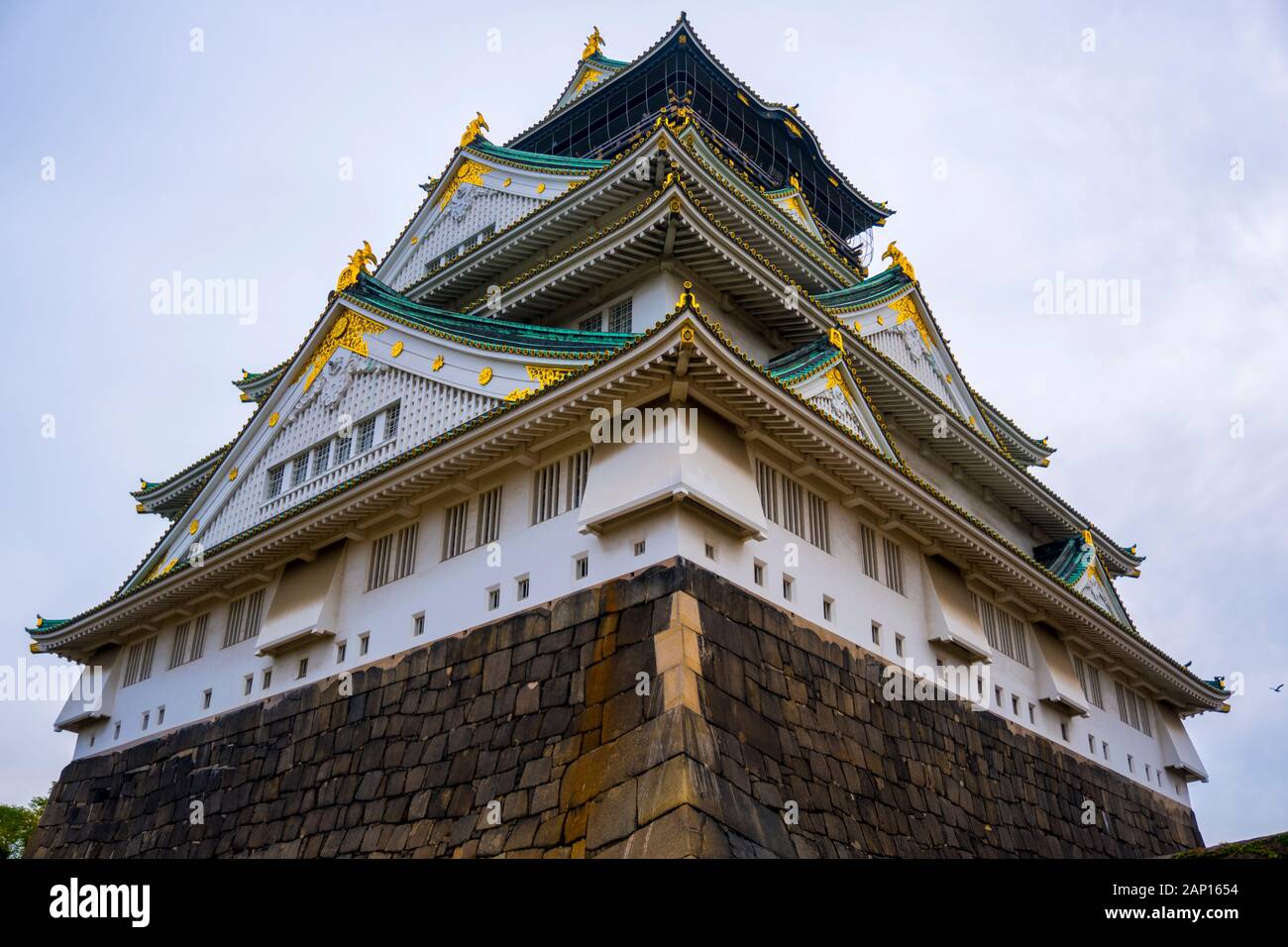 Stone walls japanese castle hi-res stock photography and images - Alamy