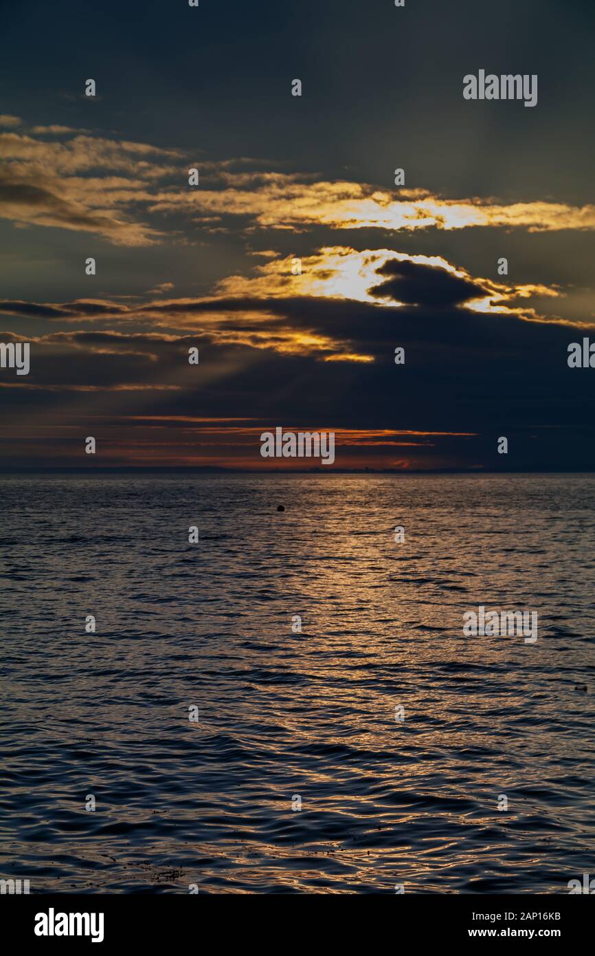 Sunlight lighting hi-res stock photography and images - Alamy