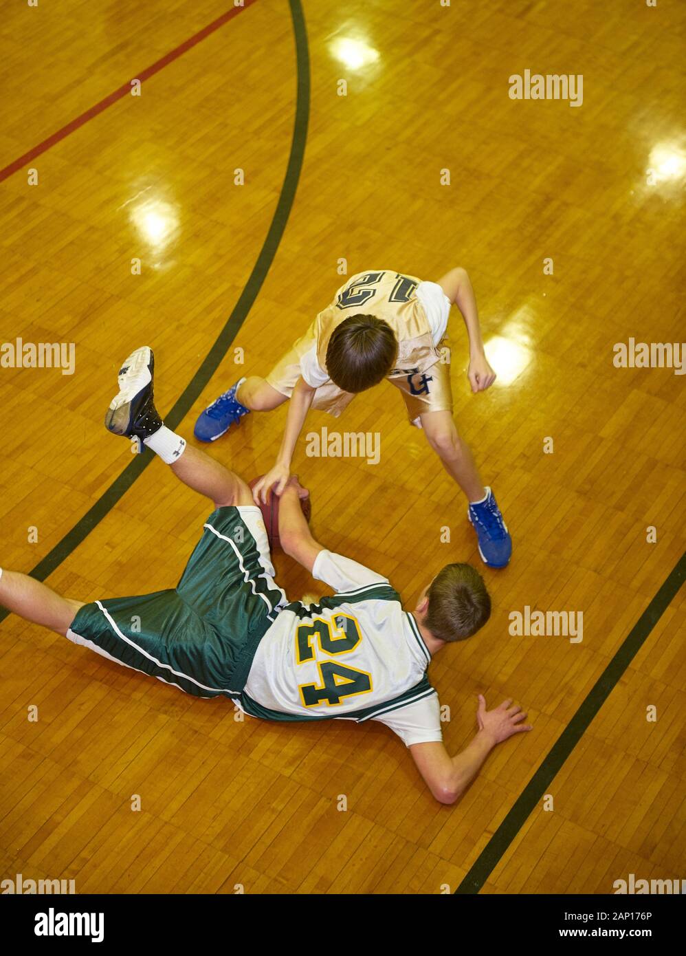 Scrambling for ball hi-res stock photography and images - Alamy