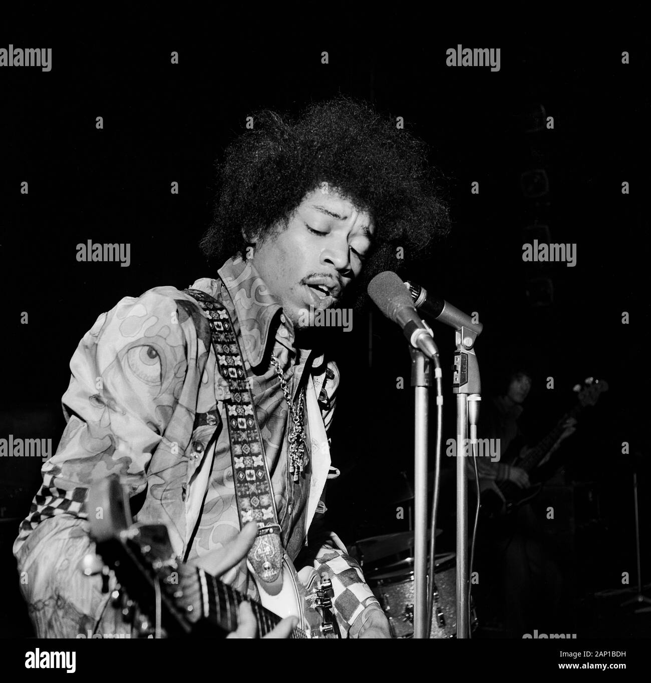 Jimi hendrix 1967 hi-res stock photography and images - Alamy