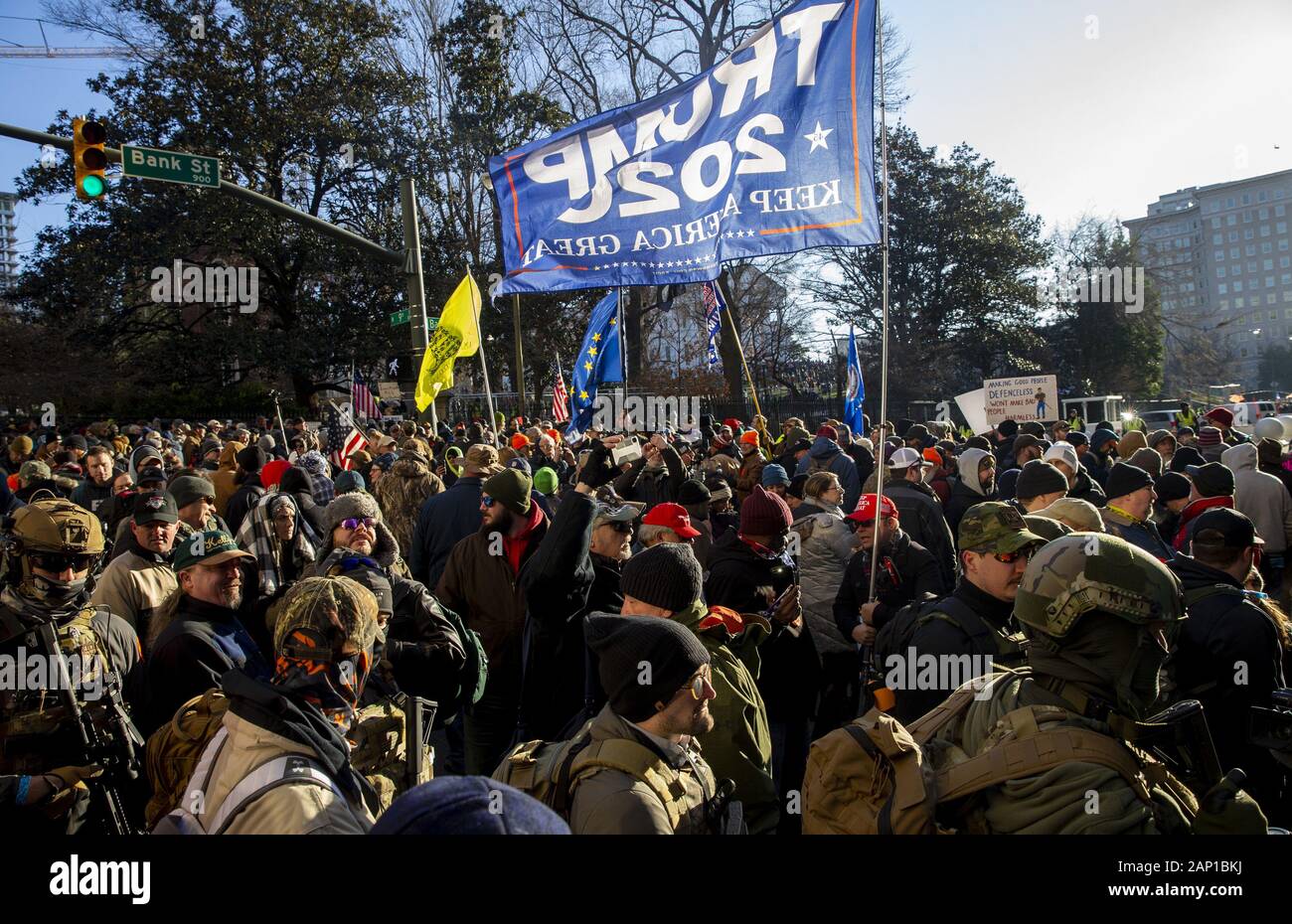 Richmond, Virginia, USA . 20th Jan, 2020. Gun rights advocates carrying ...