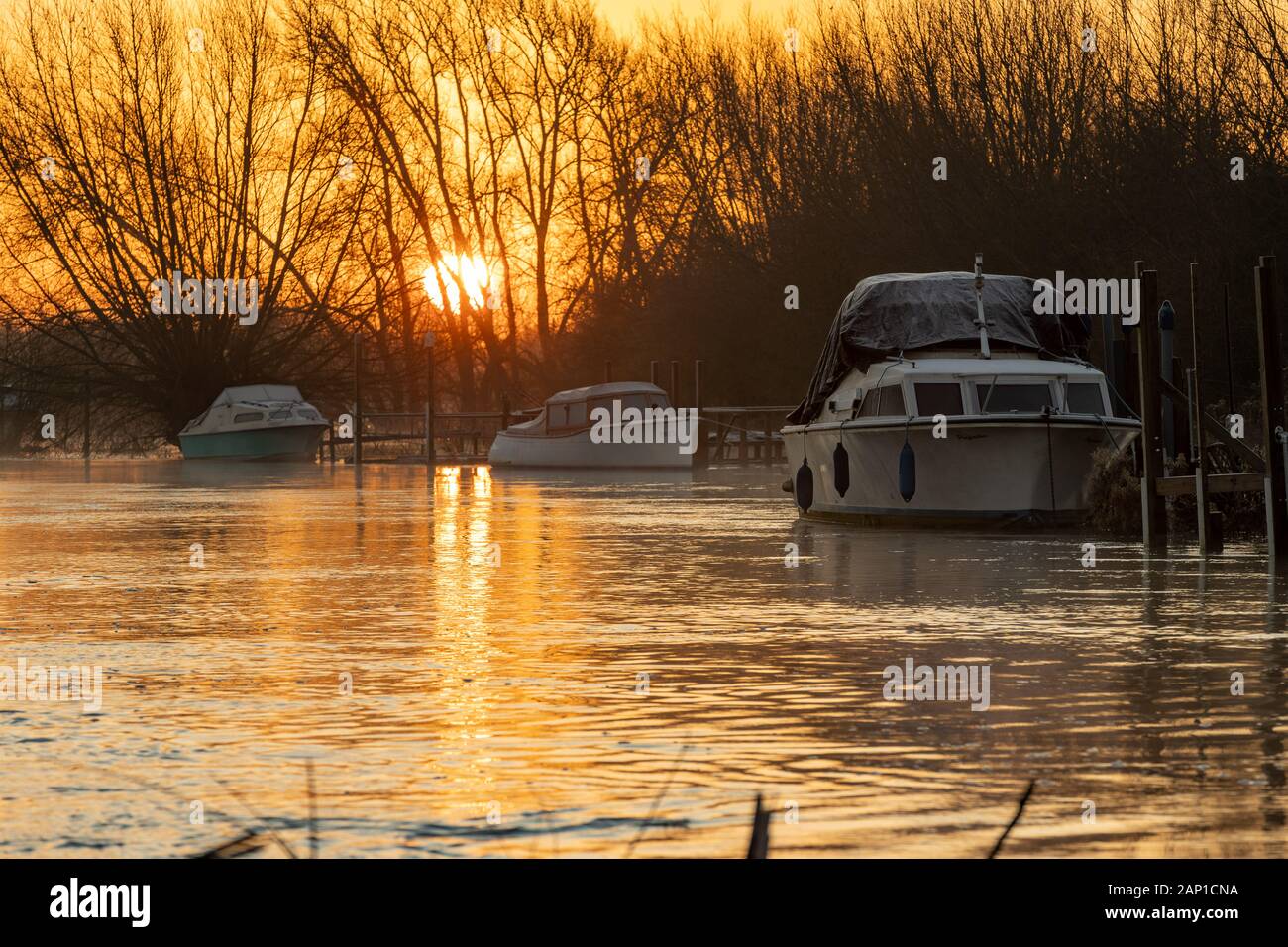 Bampton, Oxfordshire, River Thames, Location Shoot, Holiday, Travel ...