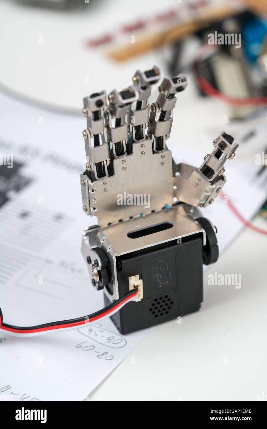 Mechanical model of human palm. Robot arm Stock Photo - Alamy