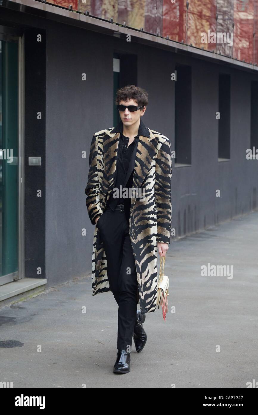 Tiger skin coat hi-res stock photography and images - Alamy