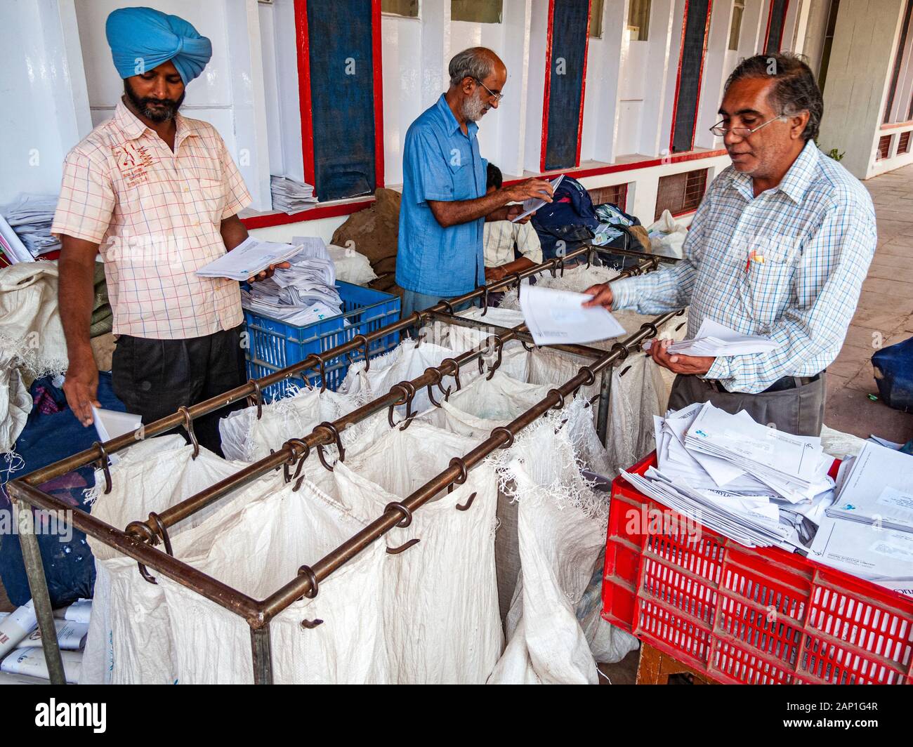 Indian post office hi-res stock photography and images - Alamy