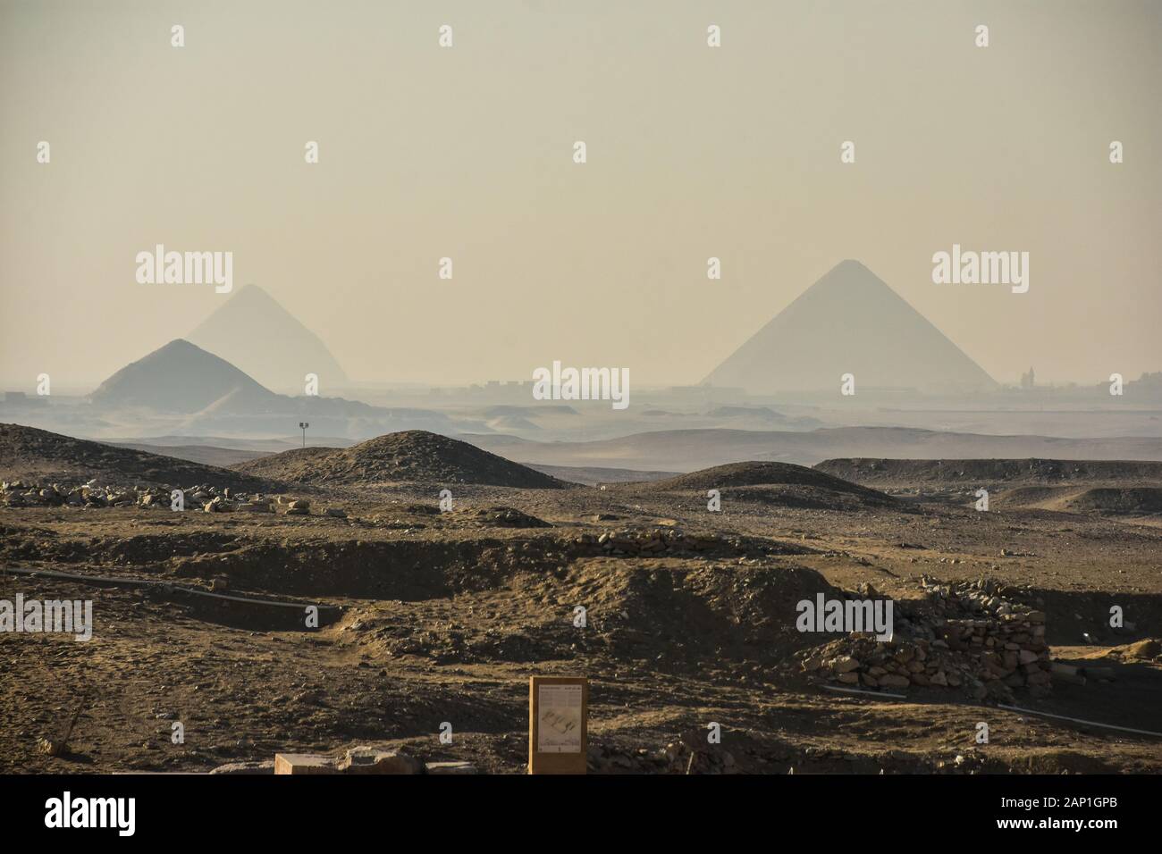 Bent and Red Pyramids at Dahshur, Egypt Stock Photo - Alamy