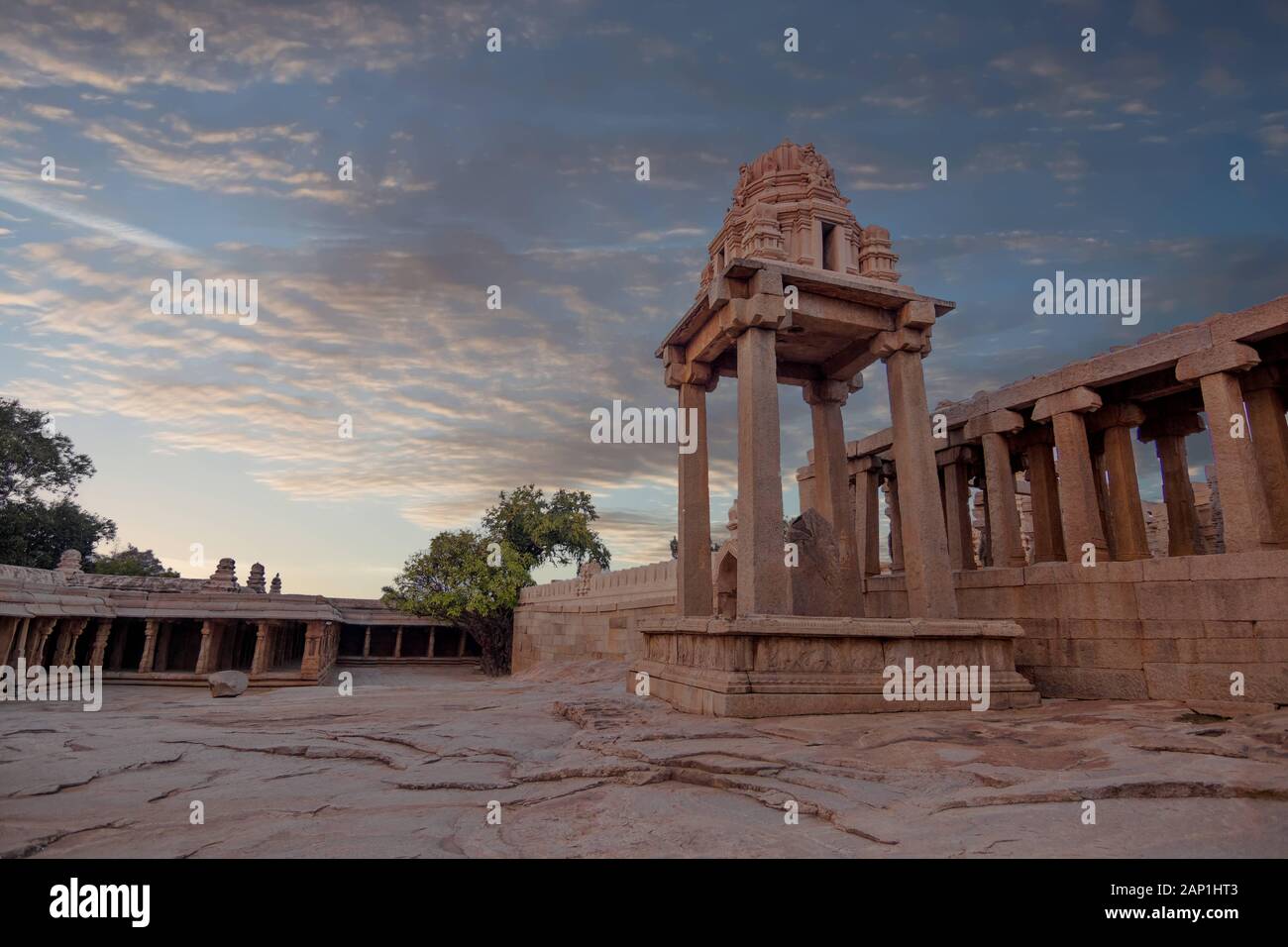 Lepakshi temple hi-res stock photography and images - Alamy