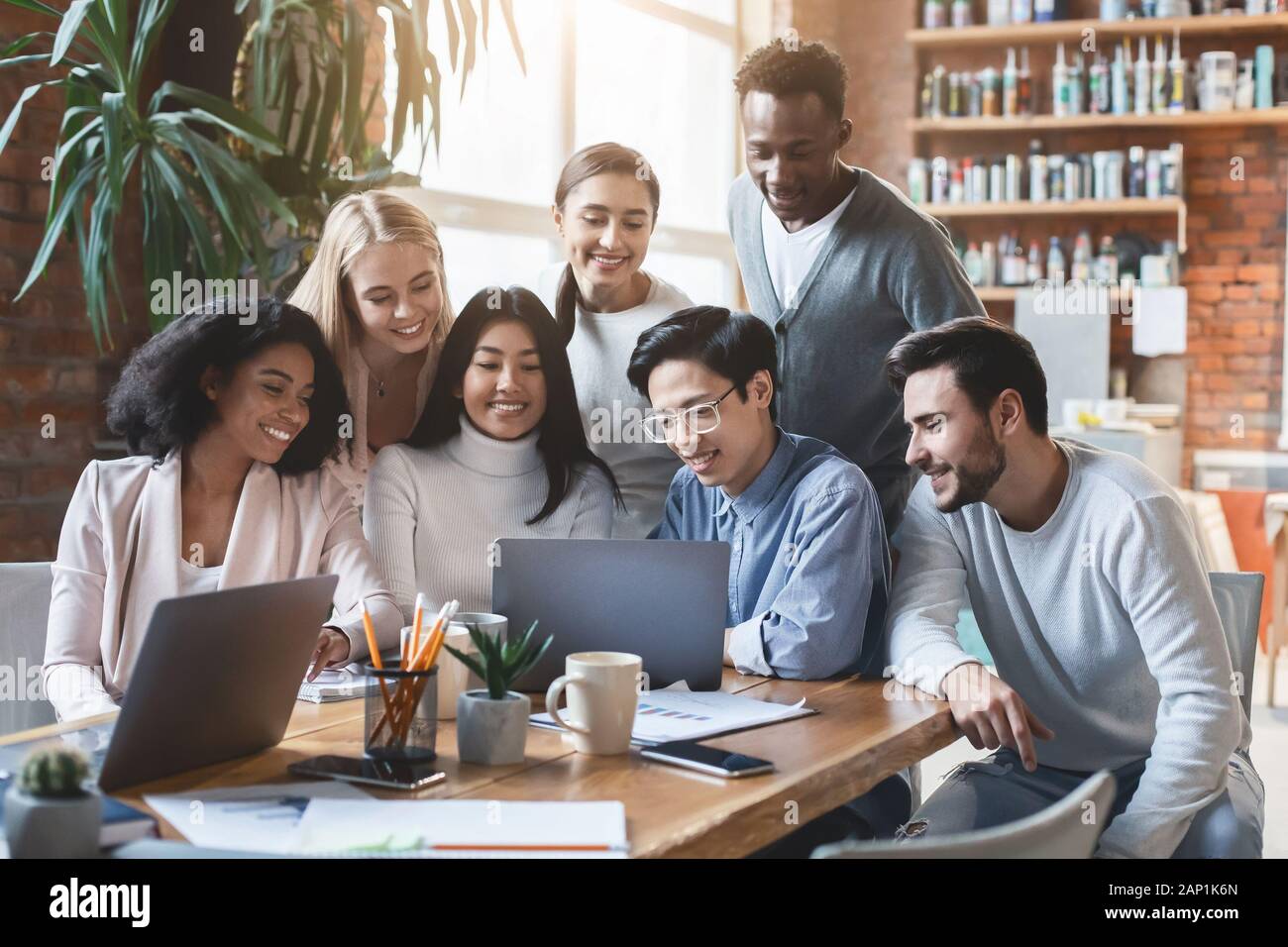 Watching presentation hi-res stock photography and images - Alamy