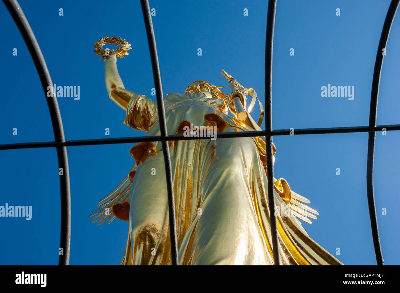 Victoria the goddess of victory hi-res stock photography and images - Alamy