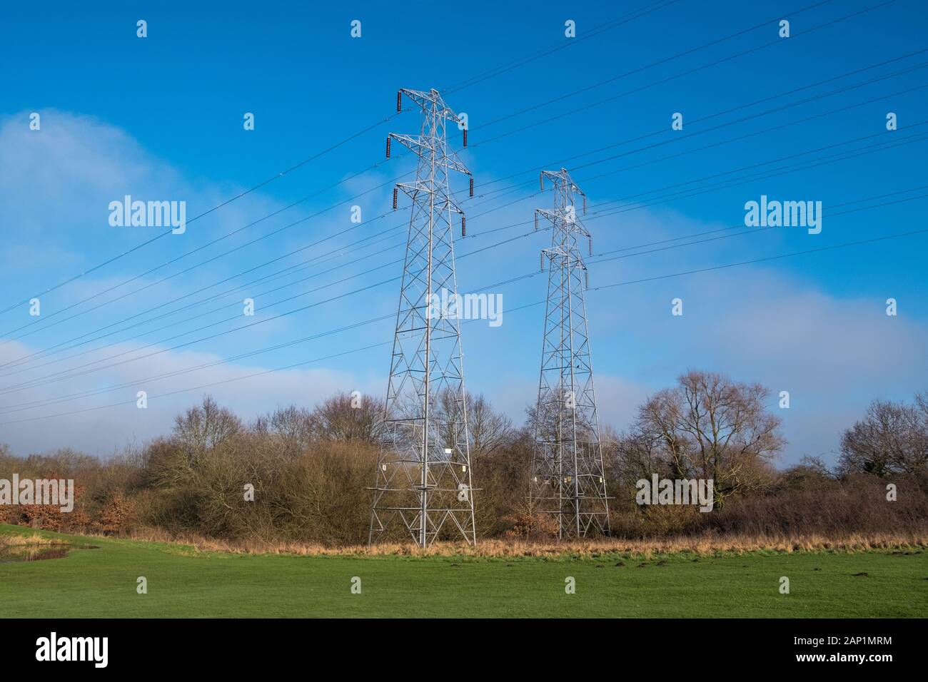 Pylons countryside uk hi-res stock photography and images - Alamy