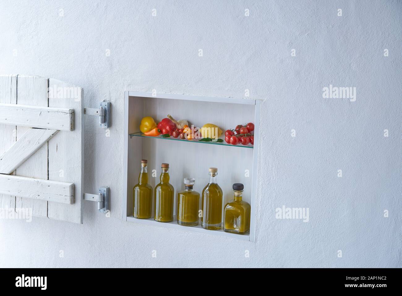 Olive oil rustic bottle glass hi-res stock photography and images - Alamy