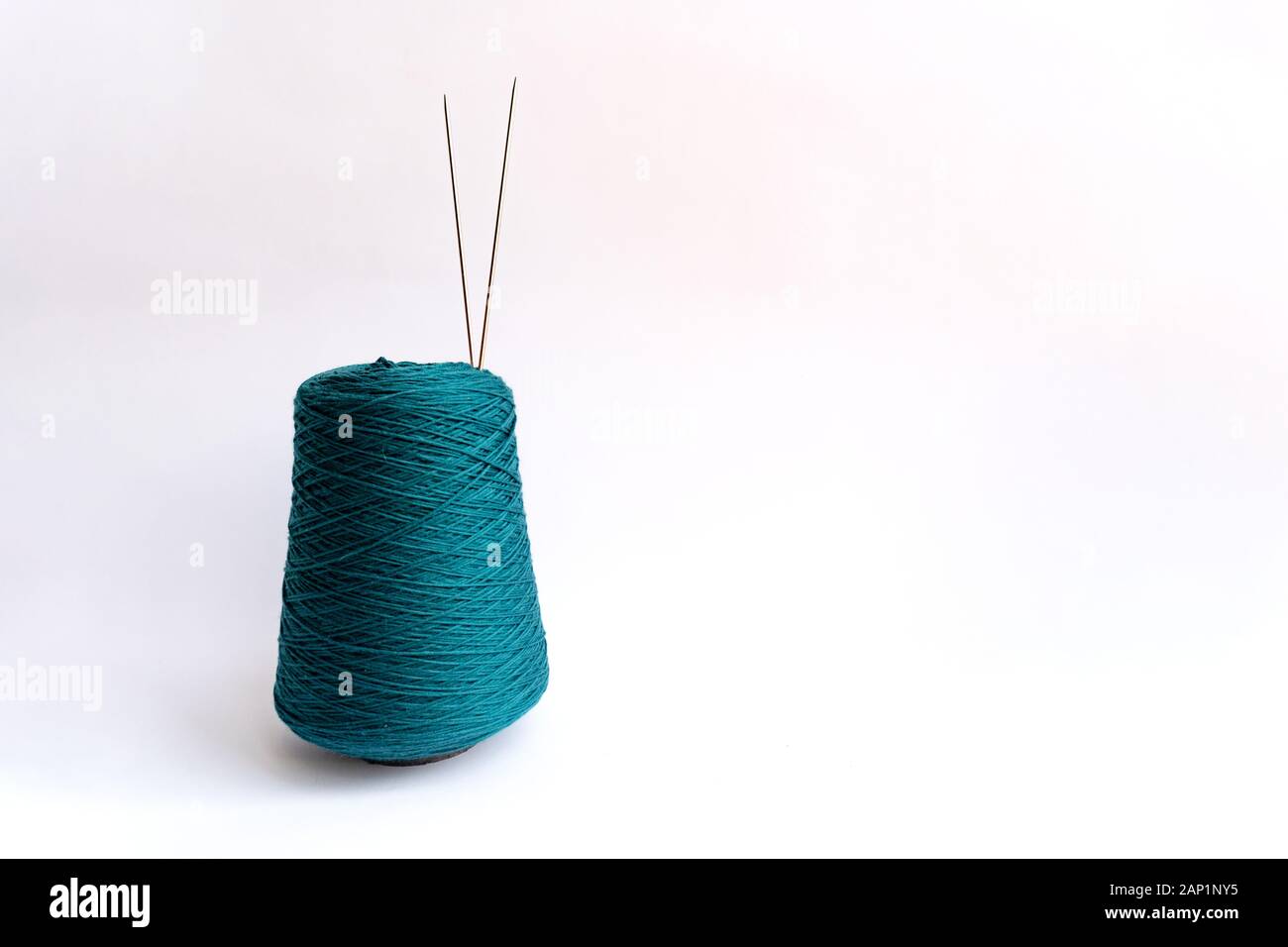 Two needles hi-res stock photography and images - Alamy