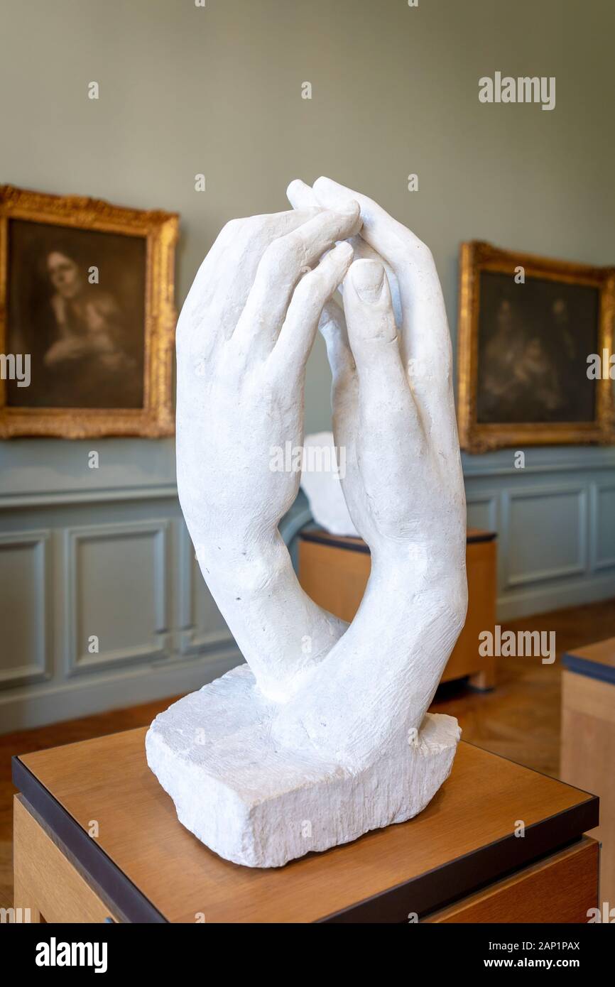 Sculpted hands by Auguste Rodin on display at l'Hotel Biron, Musee ...