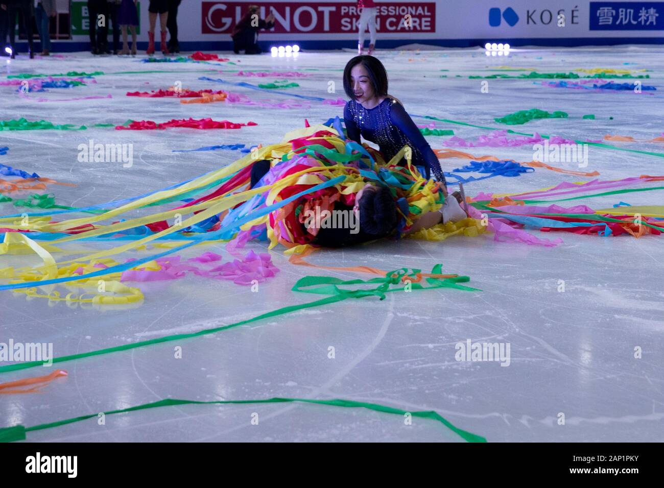 Cheng Peng and Yang Jin of China perform during exhibition gala at ...