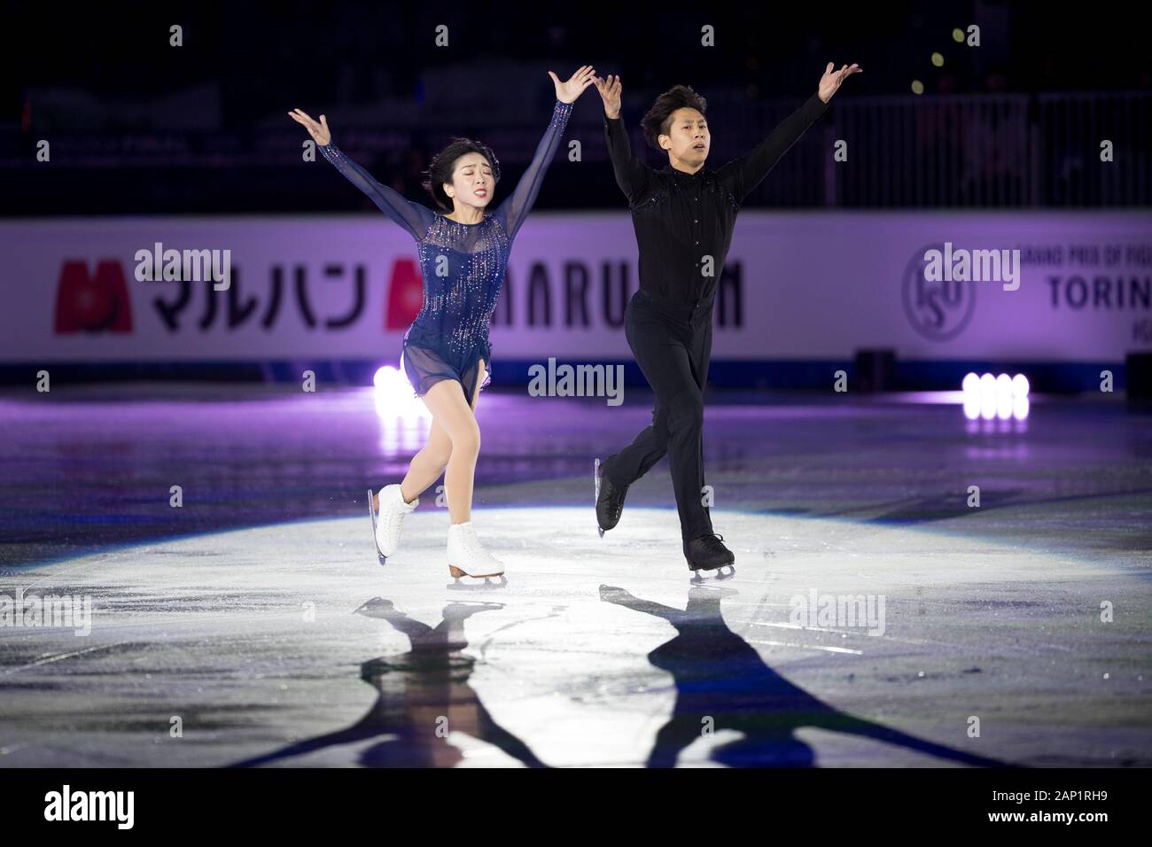 Wenjing Sui and Cong Han of China perform during exhibition gala at ...