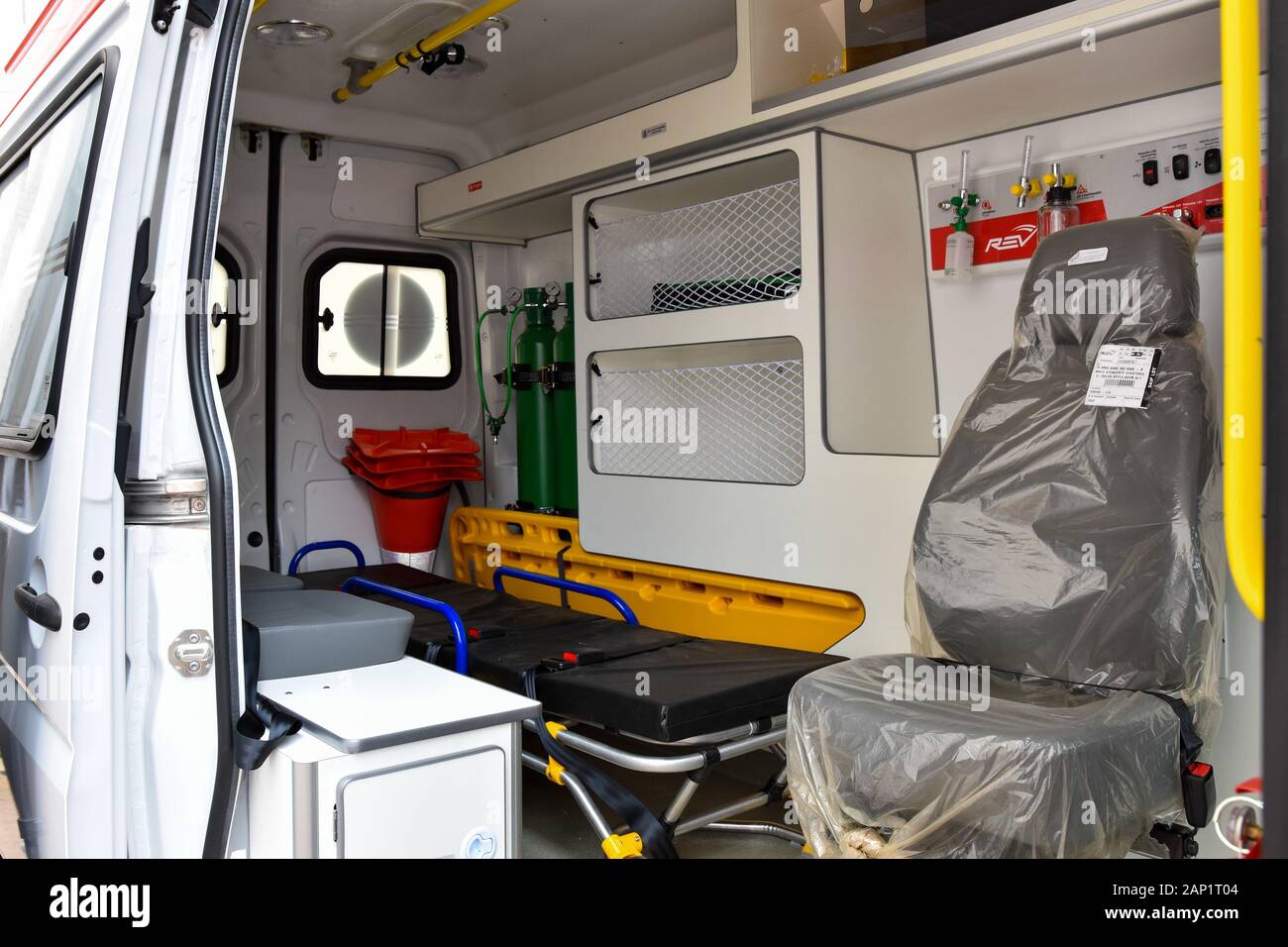 Samu ambulances hi-res stock photography and images - Alamy