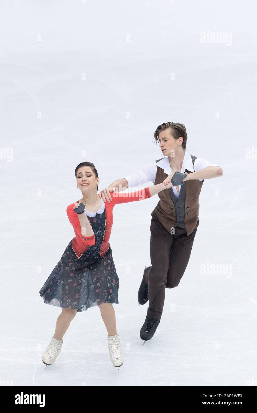 Elizaveta Shanaeva and Devid Naryzhnyy of Russia compete during junior ...