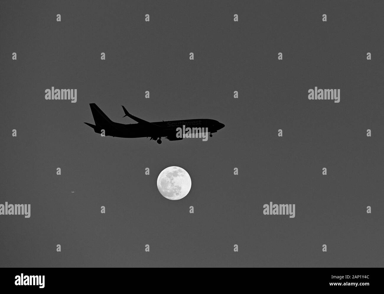 Boeing 737 737 800 Black and White Stock Photos & Images - Alamy