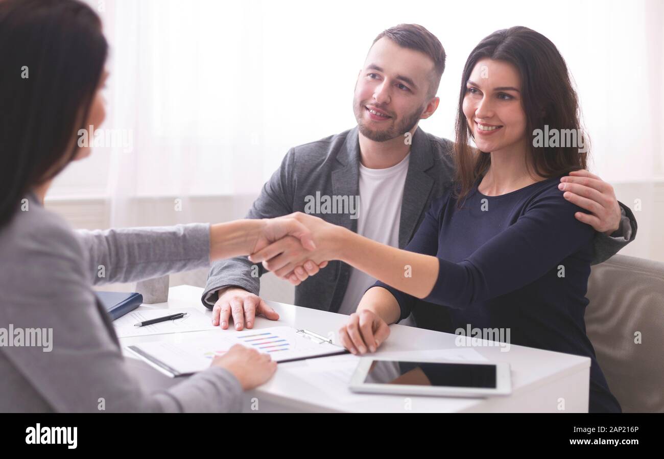Deposit agreement hi-res stock photography and images - Alamy