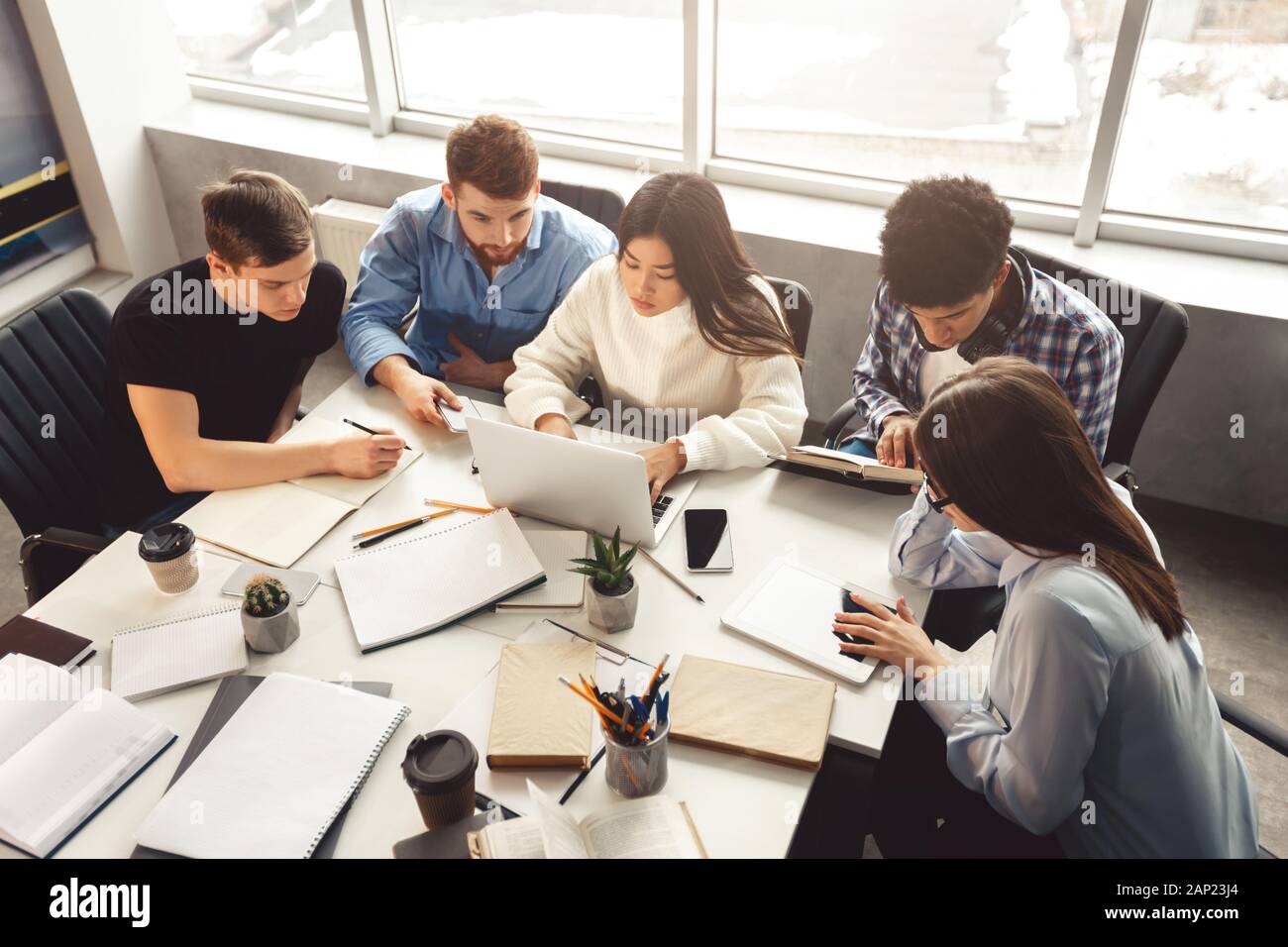 Girls boys doing homework hi-res stock photography and images - Alamy