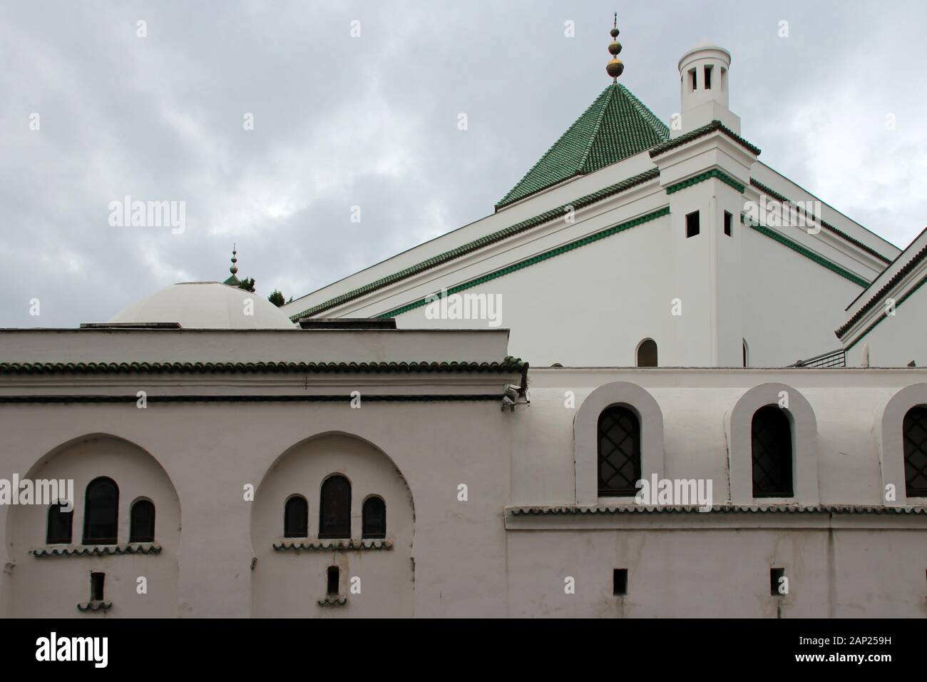 mosque in paris (france Stock Photo - Alamy