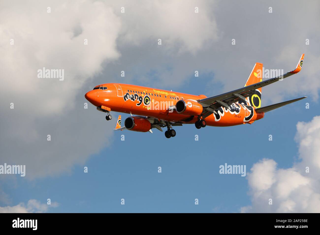 Mango airlines airplane hi-res stock photography and images - Alamy