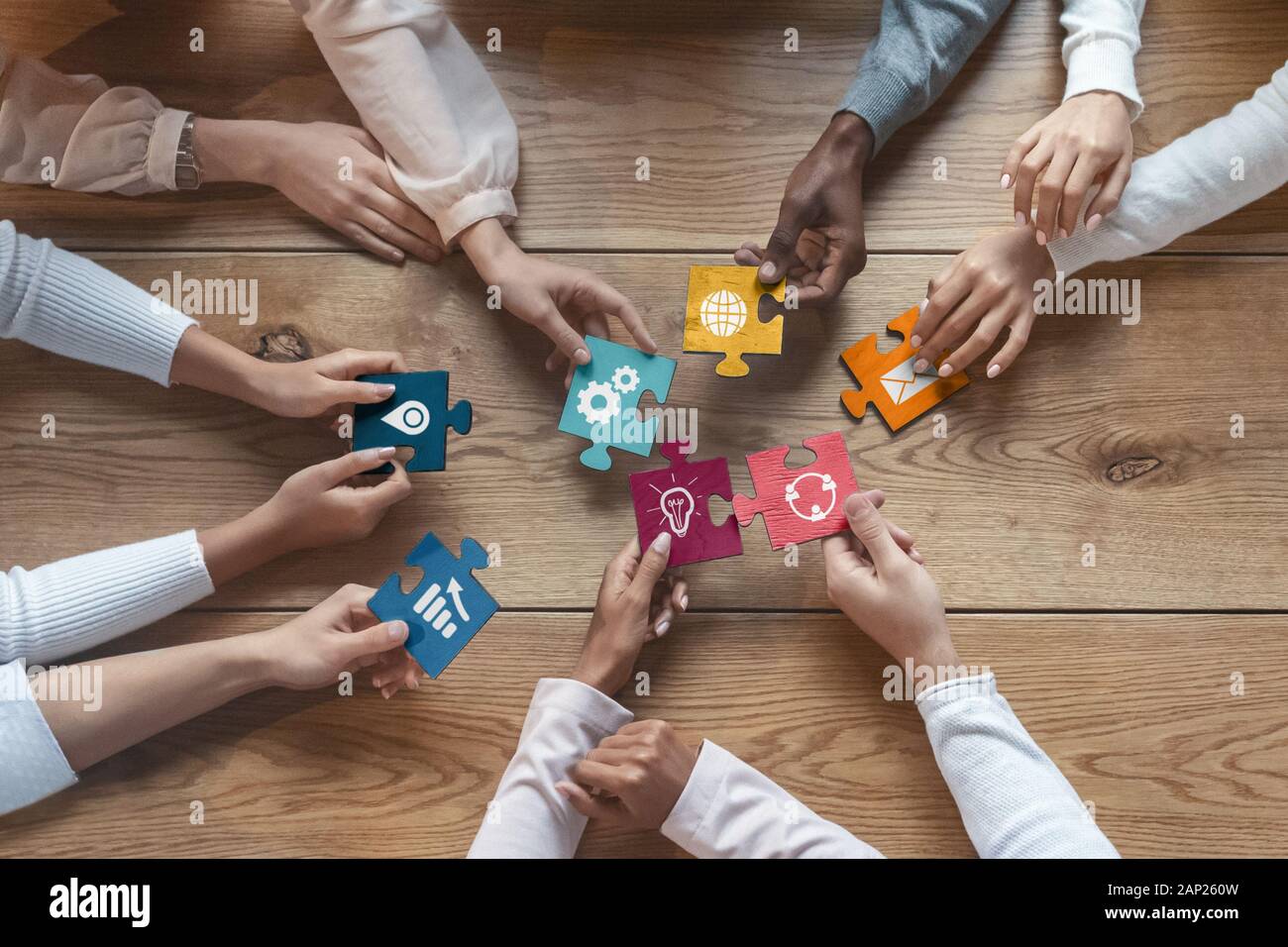 Putting the puzzle together hi-res stock photography and images - Alamy