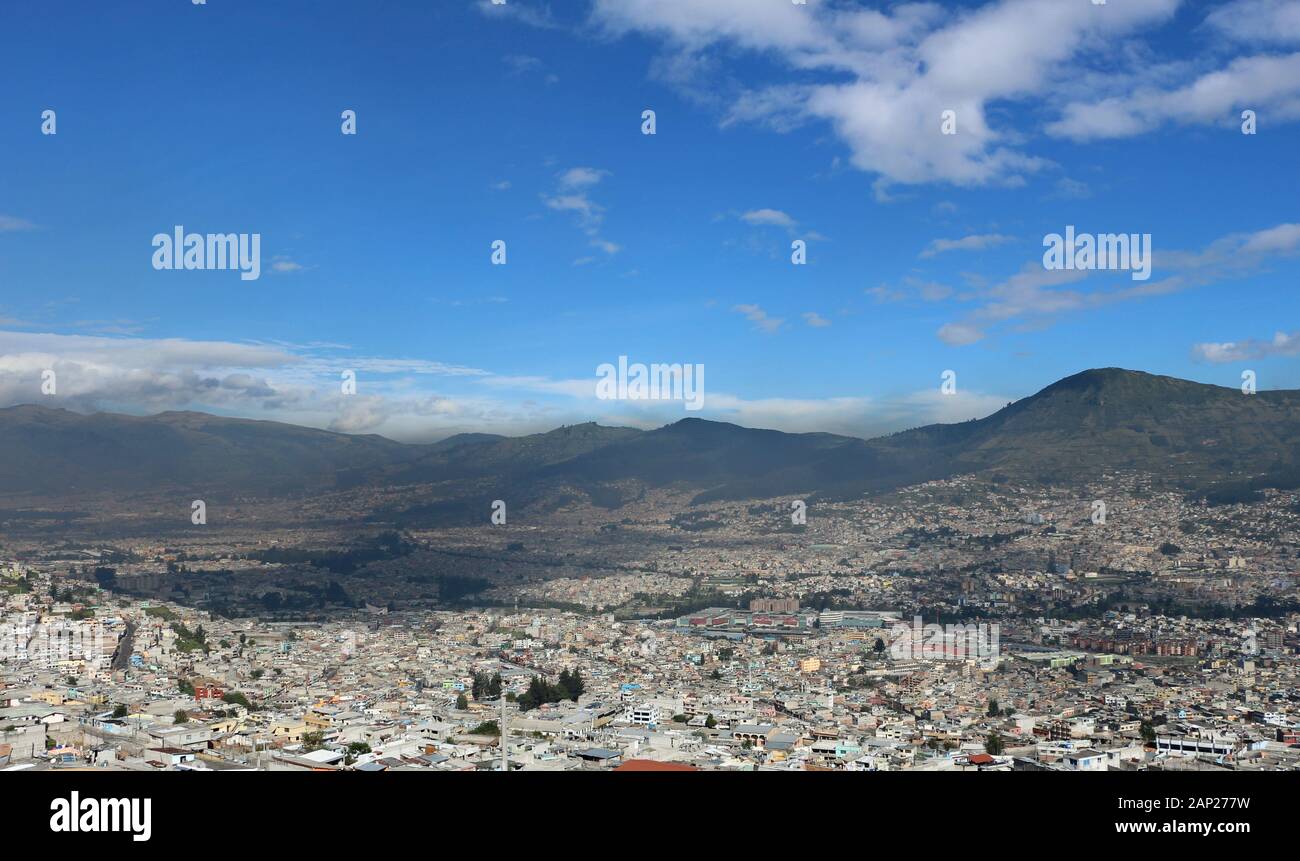 City panorama ecuador hi-res stock photography and images - Alamy