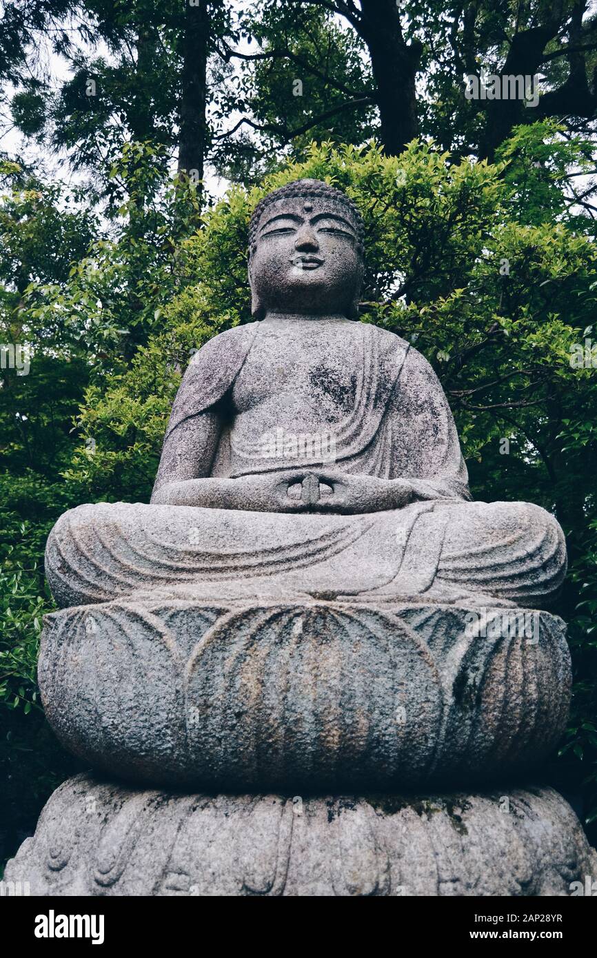 The great buddah statue hi-res stock photography and images - Alamy