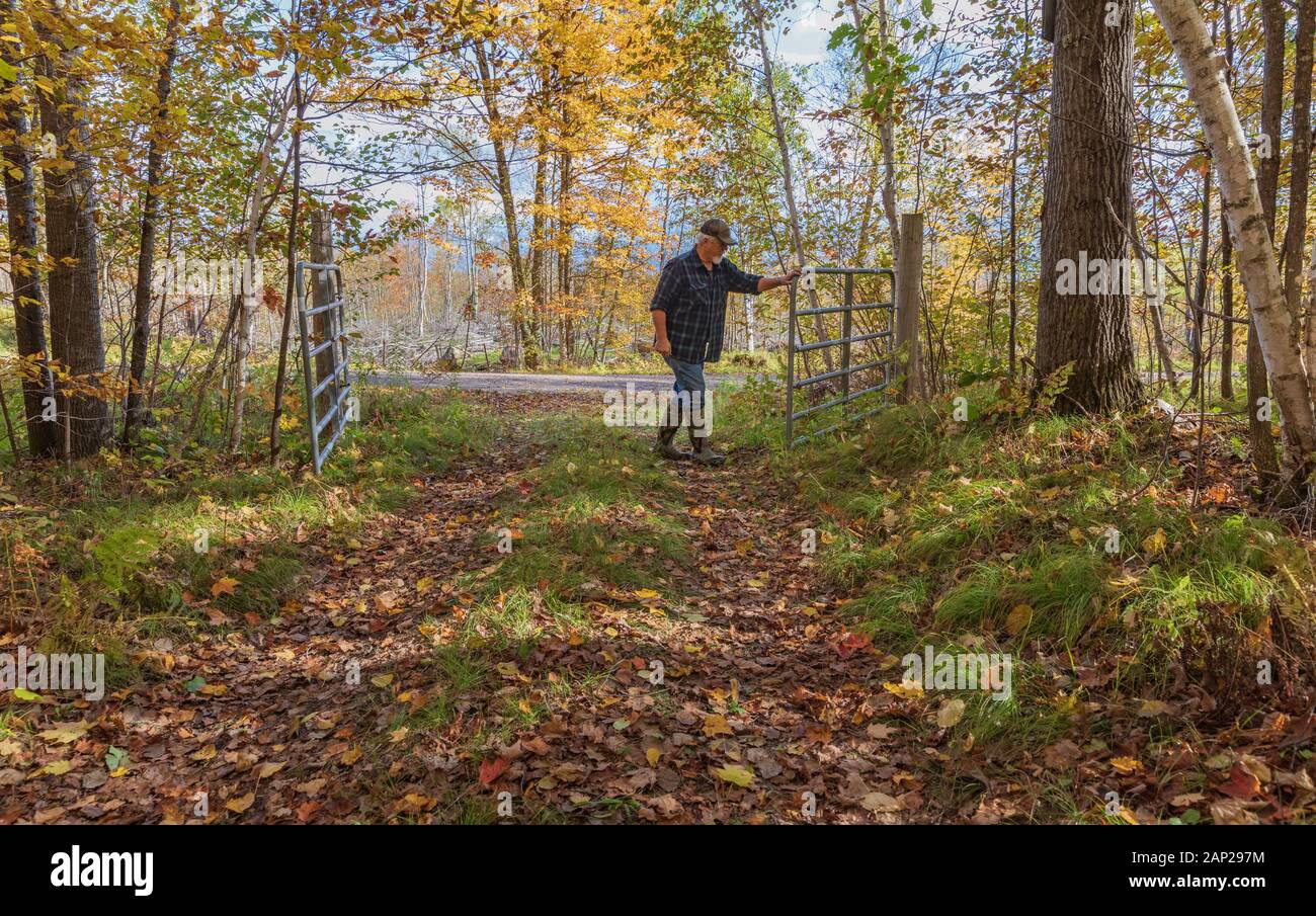Private trailway hi-res stock photography and images - Alamy