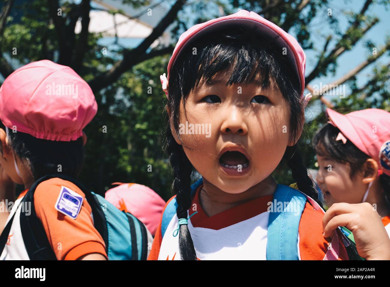 Japanese kids excursion hi-res stock photography and images - Alamy